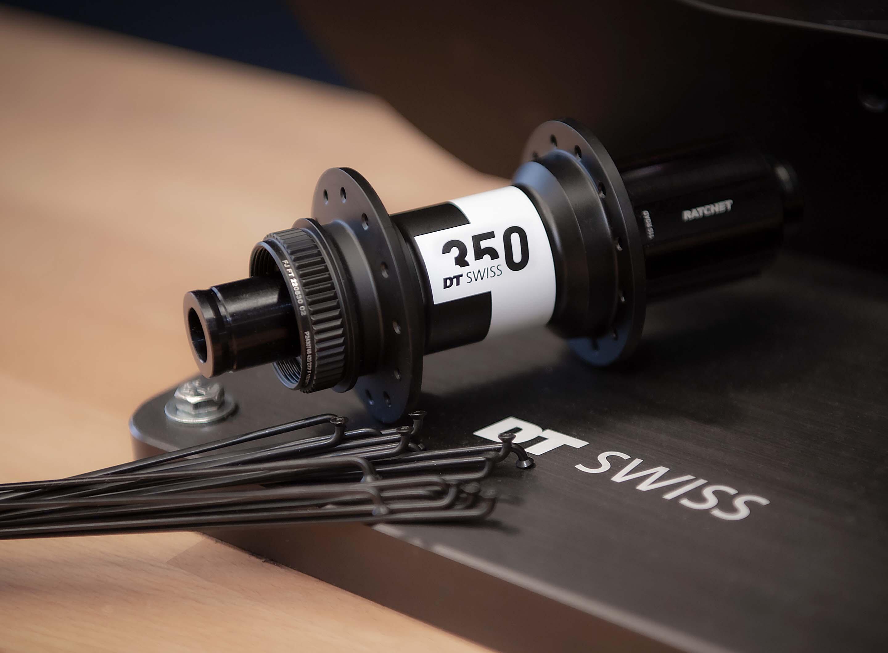 350 ROAD - Our dependable road hub | DT Swiss