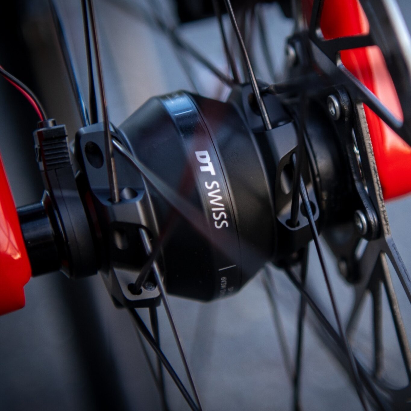 350 ROAD - Our dependable road hub | DT Swiss