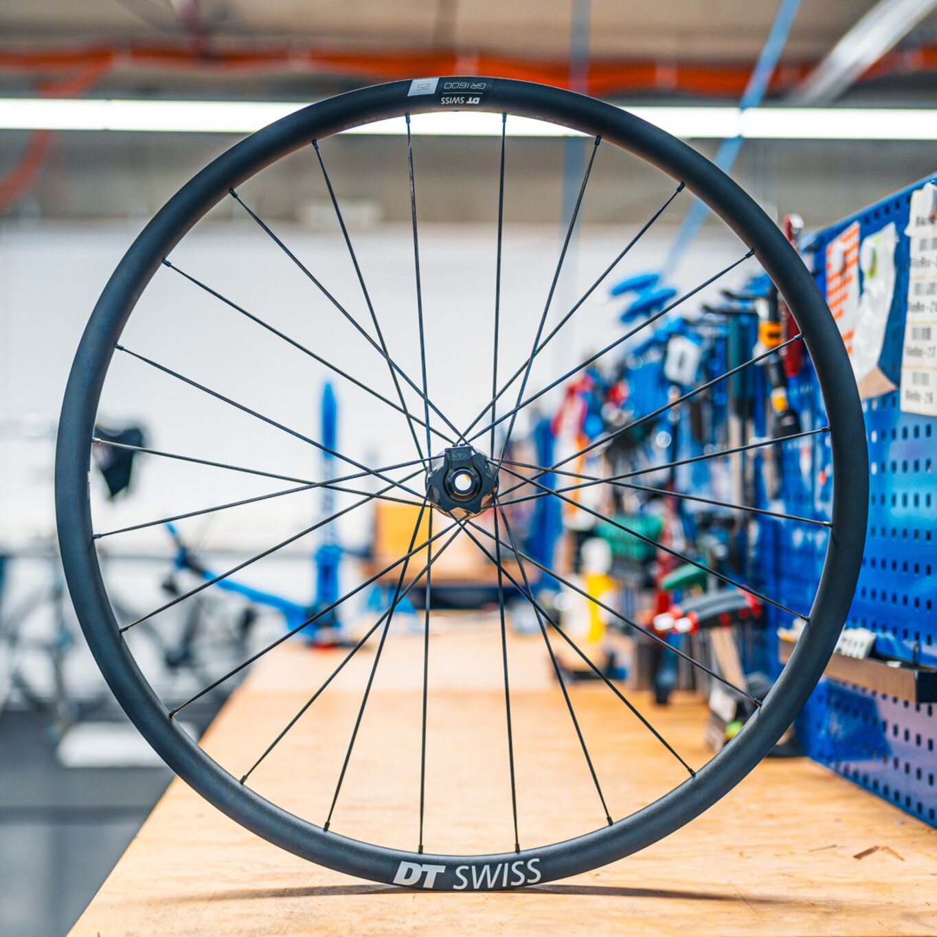 350 ROAD - Our dependable road hub | DT Swiss